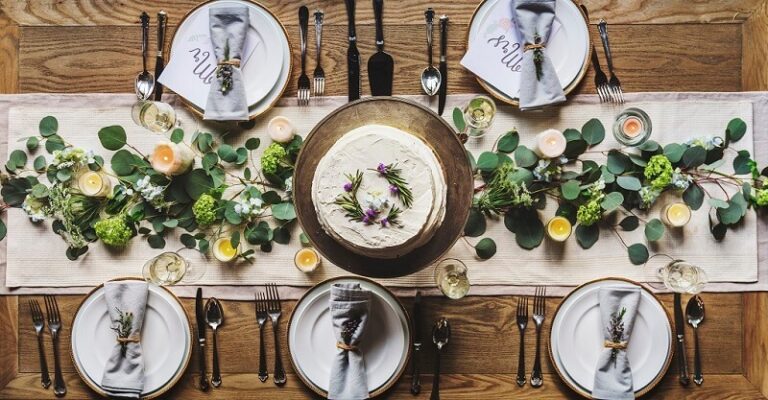 7 Types of Restaurant Table Setup to Leave a Lasting Impression